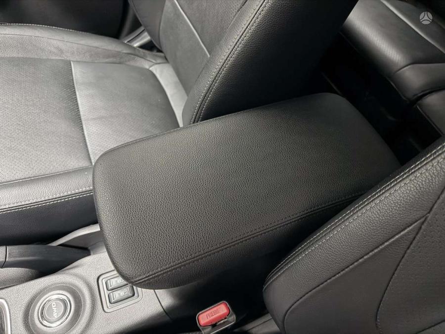 Balts Mitsubishi Outlander 2015 Utena, ar dzinēja tilpumu 2.27 L un nobraukumu 246 tūkst. km par 8550 €, foto 12 vietnē AUTOMOTO.COM.LV