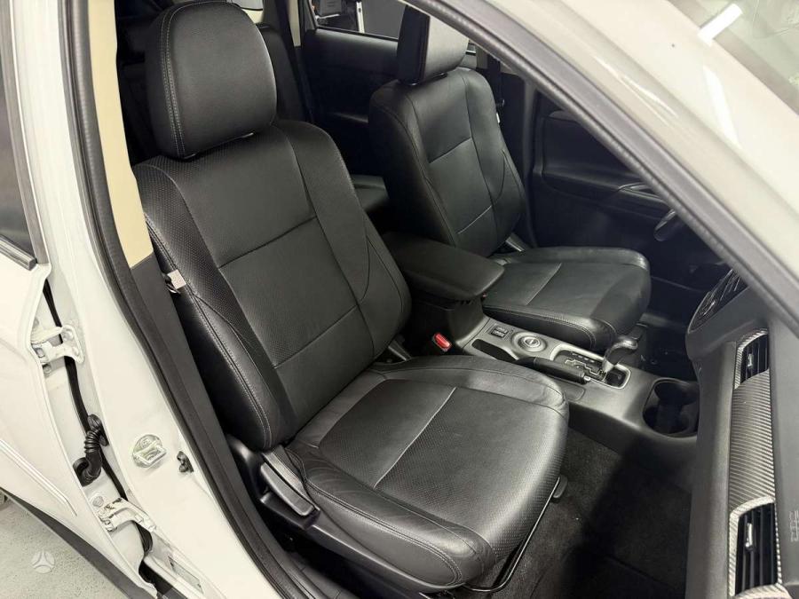 Balts Mitsubishi Outlander 2015 Utena, ar dzinēja tilpumu 2.27 L un nobraukumu 246 tūkst. km par 8550 €, foto 20 vietnē AUTOMOTO.COM.LV