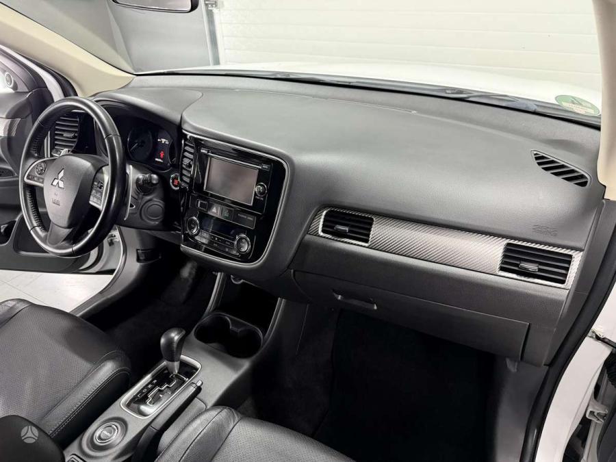 Balts Mitsubishi Outlander 2015 Utena, ar dzinēja tilpumu 2.27 L un nobraukumu 246 tūkst. km par 8550 €, foto 29 vietnē AUTOMOTO.COM.LV