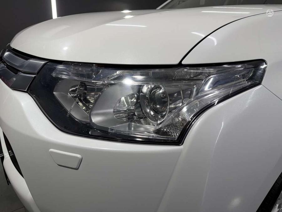 Balts Mitsubishi Outlander 2015 Utena, ar dzinēja tilpumu 2.27 L un nobraukumu 246 tūkst. km par 8550 €, foto 37 vietnē AUTOMOTO.COM.LV