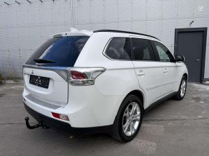 Balts Mitsubishi Outlander 2015 Utena, ar dzinēja tilpumu 2.27 L un nobraukumu 246 tūkst. km par 8550 €, foto 39 vietnē AUTOMOTO.COM.LV