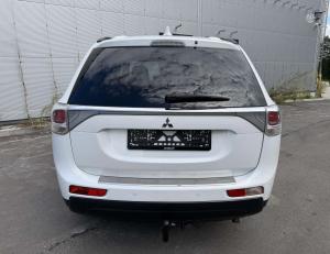 Balts Mitsubishi Outlander 2015 Utena, ar dzinēja tilpumu 2.27 L un nobraukumu 246 tūkst. km par 8550 €, foto 43 vietnē AUTOMOTO.COM.LV