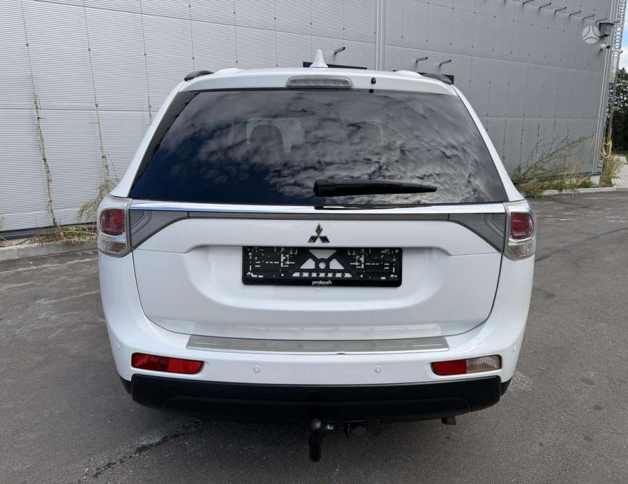 Balts Mitsubishi Outlander 2015 Utena, ar dzinēja tilpumu 2.27 L un nobraukumu 246 tūkst. km par 8550 €, foto 43 vietnē AUTOMOTO.COM.LV