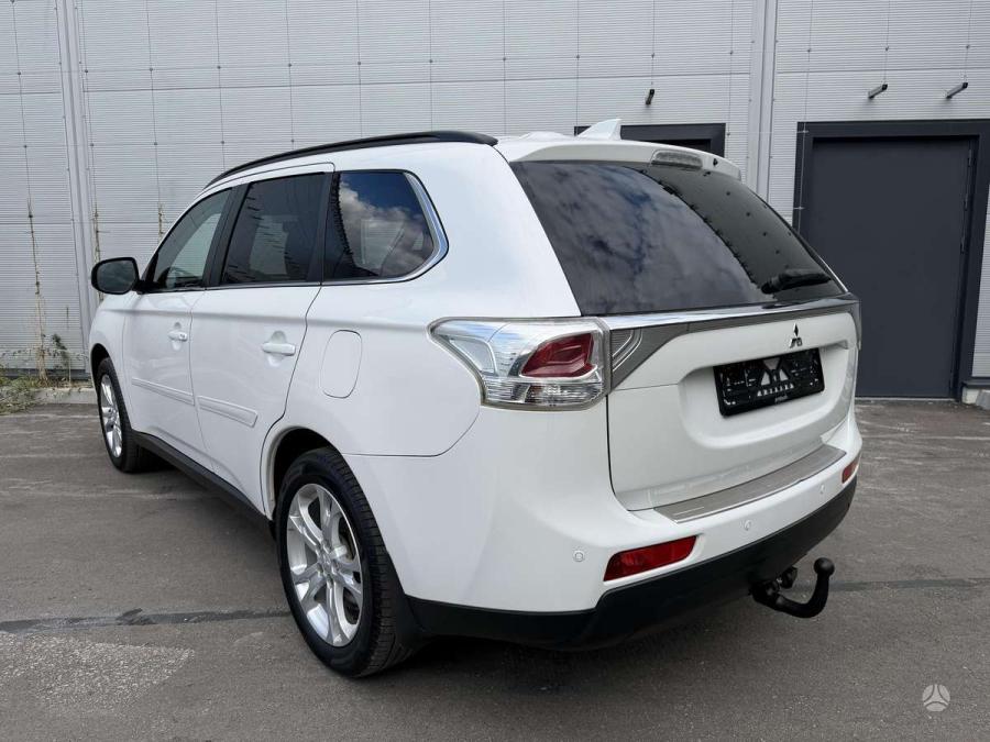 Balts Mitsubishi Outlander 2015 Utena, ar dzinēja tilpumu 2.27 L un nobraukumu 246 tūkst. km par 8550 €, foto 45 vietnē AUTOMOTO.COM.LV