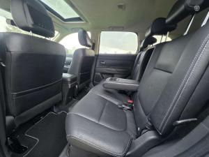 White Mitsubishi Outlander 2015 in Vilnius, with an engine capacity of 2.00 L and mileage of 219 thousand km for 8900 €, photo 14 on AUTOMOTO.COM.LV