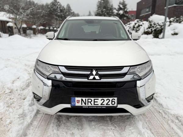 Balts Mitsubishi Outlander 2016 Viļņa, ar dzinēja tilpumu 2.00 L un nobraukumu 237 tūkst. km par 12400 €, foto 2 vietnē AUTOMOTO.COM.LV