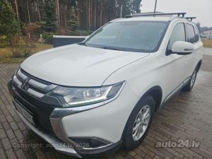 White Mitsubishi Outlander 2016 in Tartu, with an engine capacity of 2.30 L and mileage of 221 thousand km for 12790 €, photo  on AUTOMOTO.COM.LV