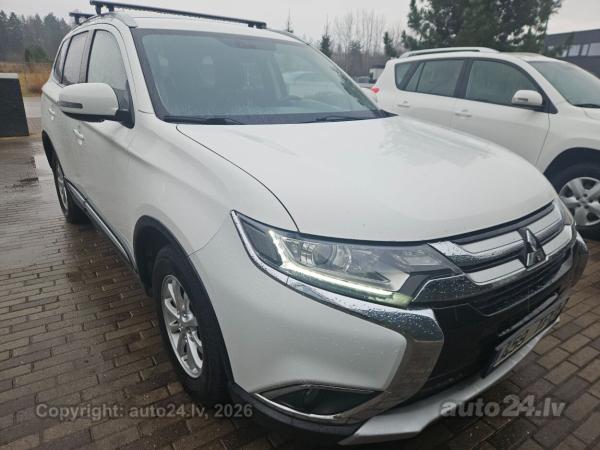 Balts Mitsubishi Outlander 2016 Tartu, ar dzinēja tilpumu 2.30 L un nobraukumu 221 tūkst. km par 12790 €, foto 3 vietnē AUTOMOTO.COM.LV