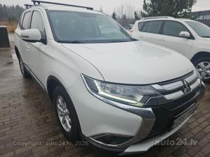 White Mitsubishi Outlander 2016 in Tartu, with an engine capacity of 2.30 L and mileage of 221 thousand km for 12790 €, photo 3 on AUTOMOTO.COM.LV