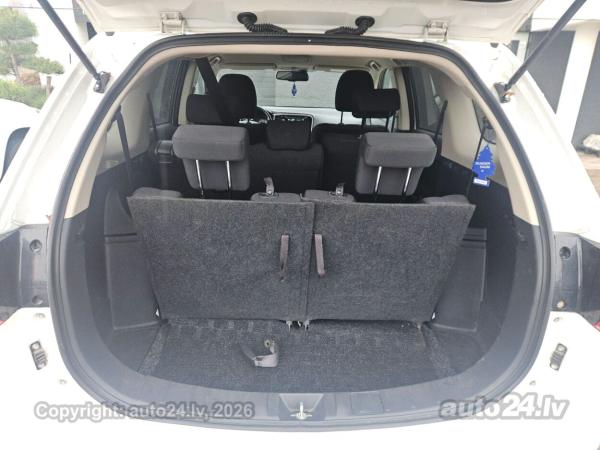 Balts Mitsubishi Outlander 2016 Tartu, ar dzinēja tilpumu 2.30 L un nobraukumu 221 tūkst. km par 12790 €, foto 8 vietnē AUTOMOTO.COM.LV