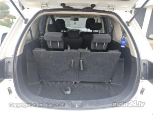 White Mitsubishi Outlander 2016 in Tartu, with an engine capacity of 2.30 L and mileage of 221 thousand km for 12790 €, photo 8 on AUTOMOTO.COM.LV