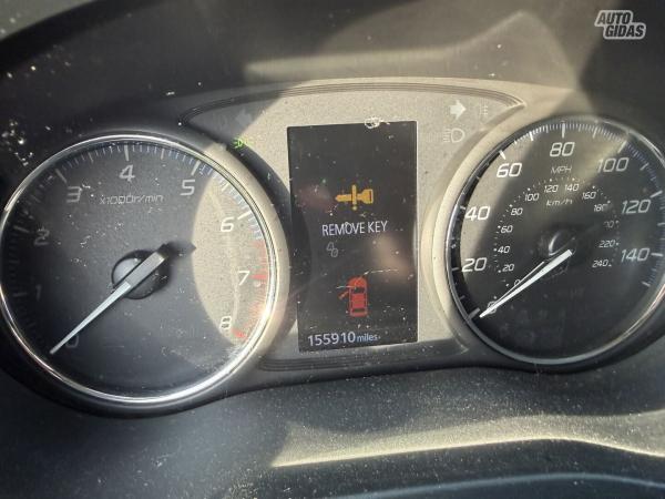 White Mitsubishi Outlander 2016 in Kaunas, with an engine capacity of 2.40 L and mileage of 2570 thousand km for 6000 €, photo 3 on AUTOMOTO.COM.LV