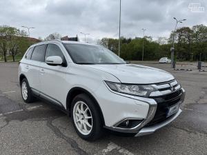 White Mitsubishi Outlander 2016 in Vilnius, with an engine capacity of 2.30 L and mileage of 141 thousand km for 19900 €, photo  on AUTOMOTO.COM.LV