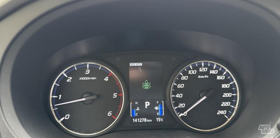 White Mitsubishi Outlander 2016 in Vilnius, with an engine capacity of 2.30 L and mileage of 141 thousand km for 19900 €, photo 13 on AUTOMOTO.COM.LV