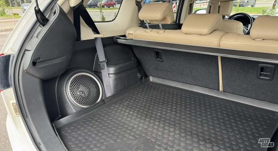White Mitsubishi Outlander 2016 in Vilnius, with an engine capacity of 2.30 L and mileage of 141 thousand km for 19900 €, photo 19 on AUTOMOTO.COM.LV