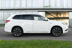 Balts Mitsubishi Outlander 2016 Viļņa, ar dzinēja tilpumu 0.00 L un nobraukumu 38 tūkst. km par 16900 €, foto 7 vietnē AUTOMOTO.COM.LV