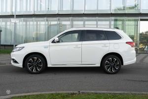 Balts Mitsubishi Outlander 2016 Viļņa, ar dzinēja tilpumu 0.00 L un nobraukumu 38 tūkst. km par 16900 €, foto 8 vietnē AUTOMOTO.COM.LV