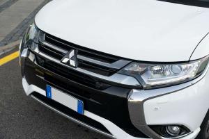 Balts Mitsubishi Outlander 2016 Viļņa, ar dzinēja tilpumu 0.00 L un nobraukumu 38 tūkst. km par 16900 €, foto 11 vietnē AUTOMOTO.COM.LV