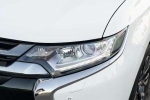 Balts Mitsubishi Outlander 2016 Viļņa, ar dzinēja tilpumu 0.00 L un nobraukumu 38 tūkst. km par 16900 €, foto 13 vietnē AUTOMOTO.COM.LV