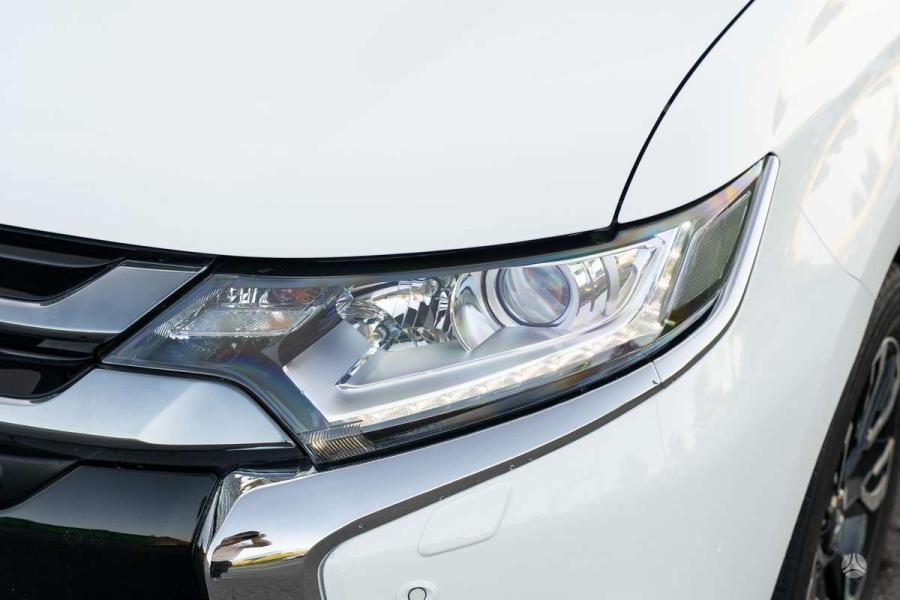 Balts Mitsubishi Outlander 2016 Viļņa, ar dzinēja tilpumu 0.00 L un nobraukumu 38 tūkst. km par 16900 €, foto 13 vietnē AUTOMOTO.COM.LV