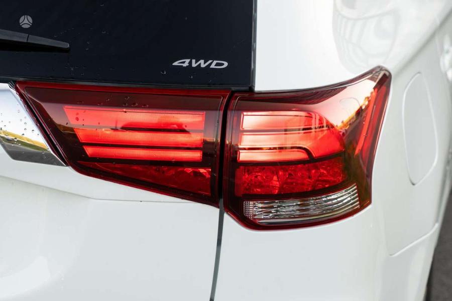 Balts Mitsubishi Outlander 2016 Viļņa, ar dzinēja tilpumu 0.00 L un nobraukumu 38 tūkst. km par 16900 €, foto 14 vietnē AUTOMOTO.COM.LV
