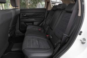 Balts Mitsubishi Outlander 2016 Viļņa, ar dzinēja tilpumu 0.00 L un nobraukumu 38 tūkst. km par 16900 €, foto 18 vietnē AUTOMOTO.COM.LV
