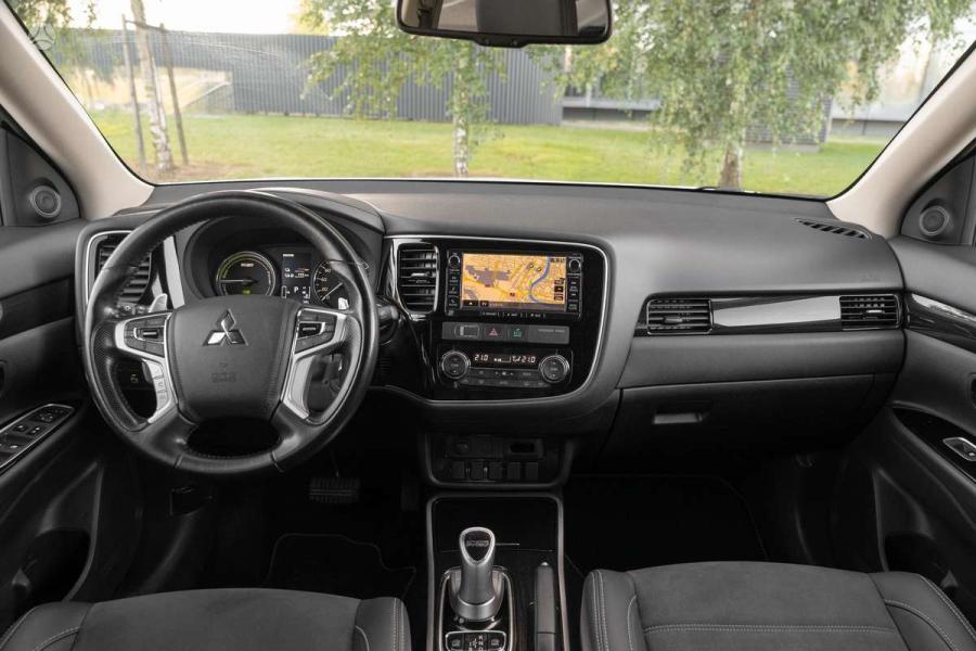 Balts Mitsubishi Outlander 2016 Viļņa, ar dzinēja tilpumu 0.00 L un nobraukumu 38 tūkst. km par 16900 €, foto 19 vietnē AUTOMOTO.COM.LV