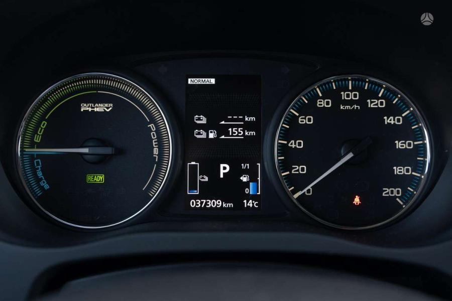Balts Mitsubishi Outlander 2016 Viļņa, ar dzinēja tilpumu 0.00 L un nobraukumu 38 tūkst. km par 16900 €, foto 26 vietnē AUTOMOTO.COM.LV