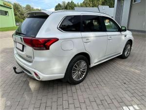 Balts Mitsubishi Outlander 2016 Panevēža, ar dzinēja tilpumu 2.00 L un nobraukumu 218 tūkst. km par 9850 €, foto 6 vietnē AUTOMOTO.COM.LV