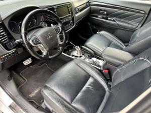 Balts Mitsubishi Outlander 2016 Panevēža, ar dzinēja tilpumu 2.00 L un nobraukumu 218 tūkst. km par 9850 €, foto 8 vietnē AUTOMOTO.COM.LV