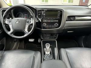 Balts Mitsubishi Outlander 2016 Panevēža, ar dzinēja tilpumu 2.00 L un nobraukumu 218 tūkst. km par 9850 €, foto 13 vietnē AUTOMOTO.COM.LV