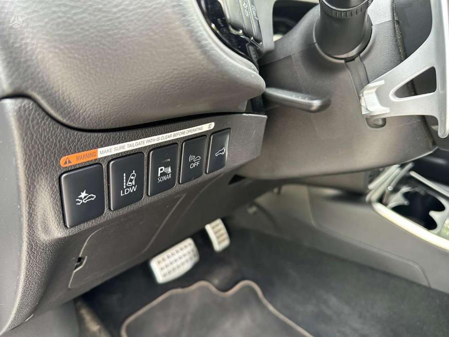 Balts Mitsubishi Outlander 2016 Panevēža, ar dzinēja tilpumu 2.00 L un nobraukumu 218 tūkst. km par 9850 €, foto 15 vietnē AUTOMOTO.COM.LV