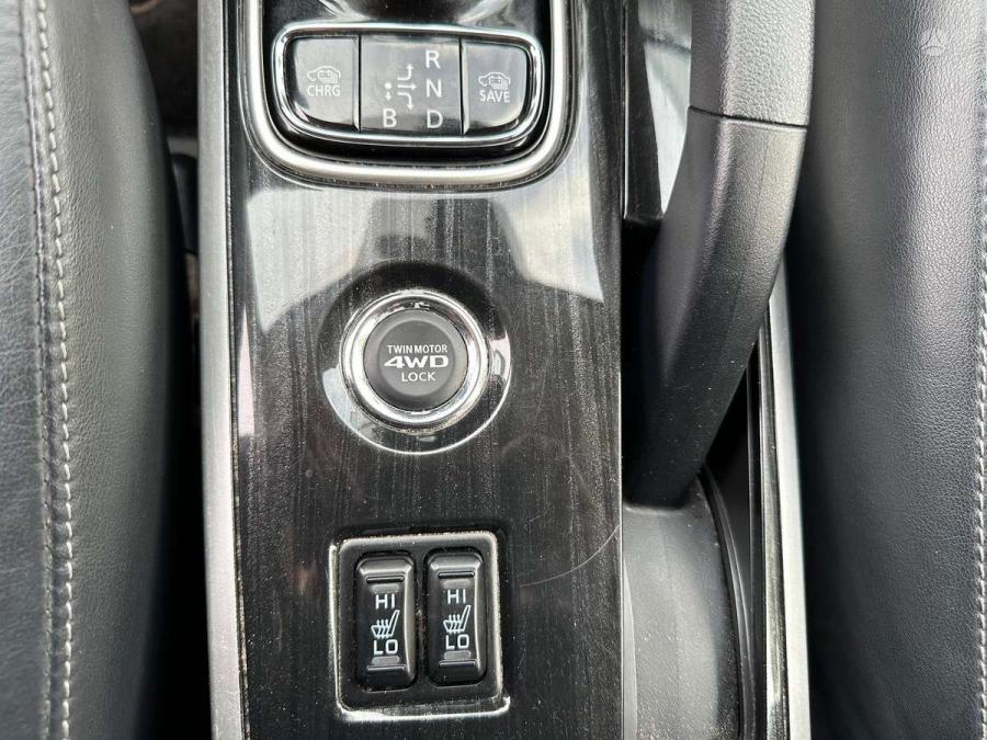 Balts Mitsubishi Outlander 2016 Panevēža, ar dzinēja tilpumu 2.00 L un nobraukumu 218 tūkst. km par 9850 €, foto 16 vietnē AUTOMOTO.COM.LV