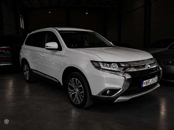 Mitsubishi Outlander 2016 in Klaipeda on AUTOMOTO.COM.LV White Mitsubishi Outlander 2016 in Klaipeda, with an engine capacity of 2.36 L and mileage of 173 thousand km for 9900 €, photo 1 on AUTOMOTO.COM.LV