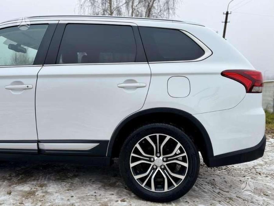 Balts Mitsubishi Outlander 2017 Šauļi, ar dzinēja tilpumu 2.27 L un nobraukumu 185 tūkst. km par 11950 €, foto 12 vietnē AUTOMOTO.COM.LV
