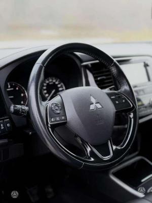 Balts Mitsubishi Outlander 2017 Šauļi, ar dzinēja tilpumu 2.27 L un nobraukumu 185 tūkst. km par 11950 €, foto 21 vietnē AUTOMOTO.COM.LV