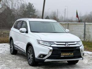 White Mitsubishi Outlander 2017 in Siauliai, with an engine capacity of 2.27 L and mileage of 185 thousand km for 11950 €, photo 19 on AUTOMOTO.COM.LV
