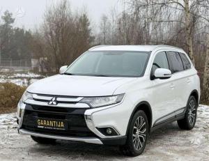 White Mitsubishi Outlander 2017 in Siauliai, with an engine capacity of 2.27 L and mileage of 185 thousand km for 11950 €, photo 20 on AUTOMOTO.COM.LV