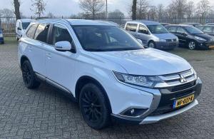 Balts Mitsubishi Outlander 2017 Kauņa, ar dzinēja tilpumu 2.00 L un nobraukumu 190 tūkst. km par 9900 €, foto  vietnē AUTOMOTO.COM.LV