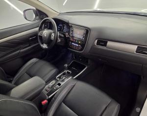 Balts Mitsubishi Outlander 2017 Marijampole, ar dzinēja tilpumu 2.27 L un nobraukumu 180 tūkst. km par 11750 €, foto 21 vietnē AUTOMOTO.COM.LV