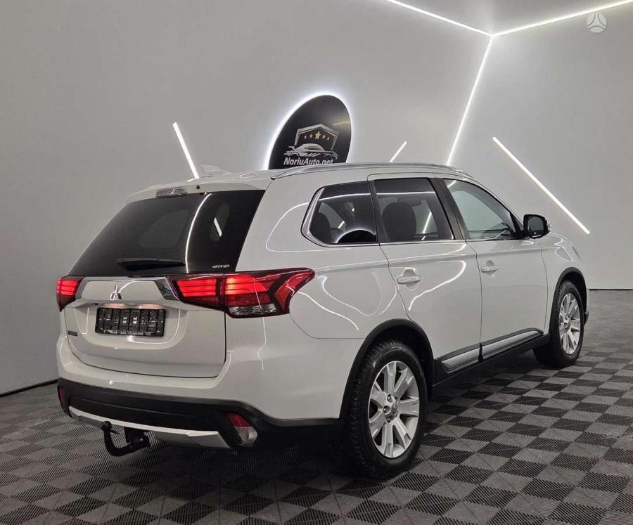 Balts Mitsubishi Outlander 2017 Marijampole, ar dzinēja tilpumu 2.27 L un nobraukumu 180 tūkst. km par 11750 €, foto 32 vietnē AUTOMOTO.COM.LV