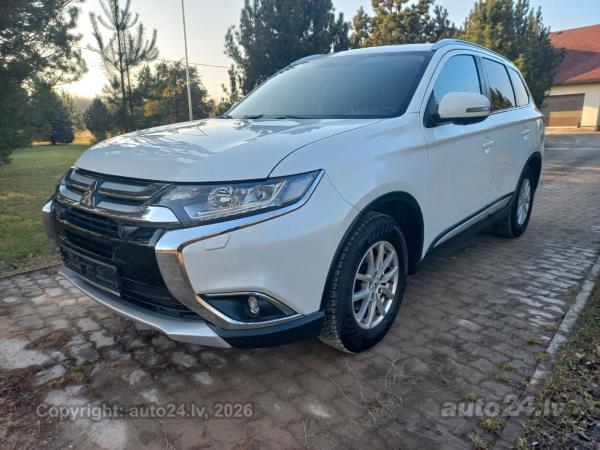 White Mitsubishi Outlander 2017 in Tartu, with an engine capacity of 2.20 L and mileage of 152 thousand km for 12950 €, photo 4 on AUTOMOTO.COM.LV