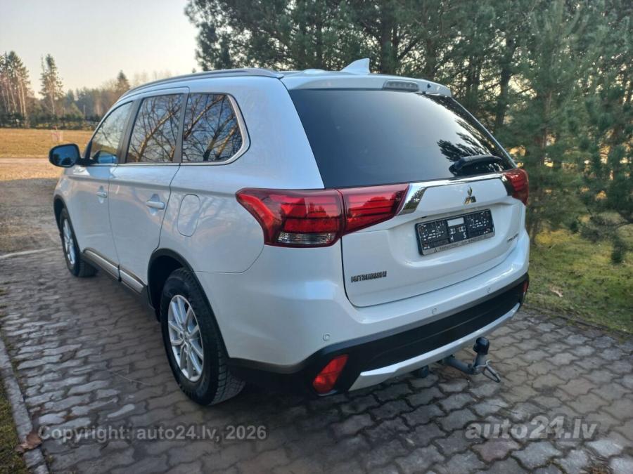 Balts Mitsubishi Outlander 2017 Tartu, ar dzinēja tilpumu 2.20 L un nobraukumu 152 tūkst. km par 12950 €, foto 9 vietnē AUTOMOTO.COM.LV