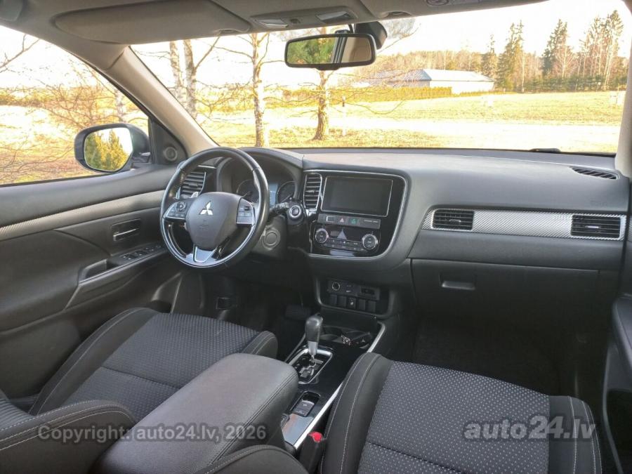 Balts Mitsubishi Outlander 2017 Tartu, ar dzinēja tilpumu 2.20 L un nobraukumu 152 tūkst. km par 12950 €, foto 17 vietnē AUTOMOTO.COM.LV