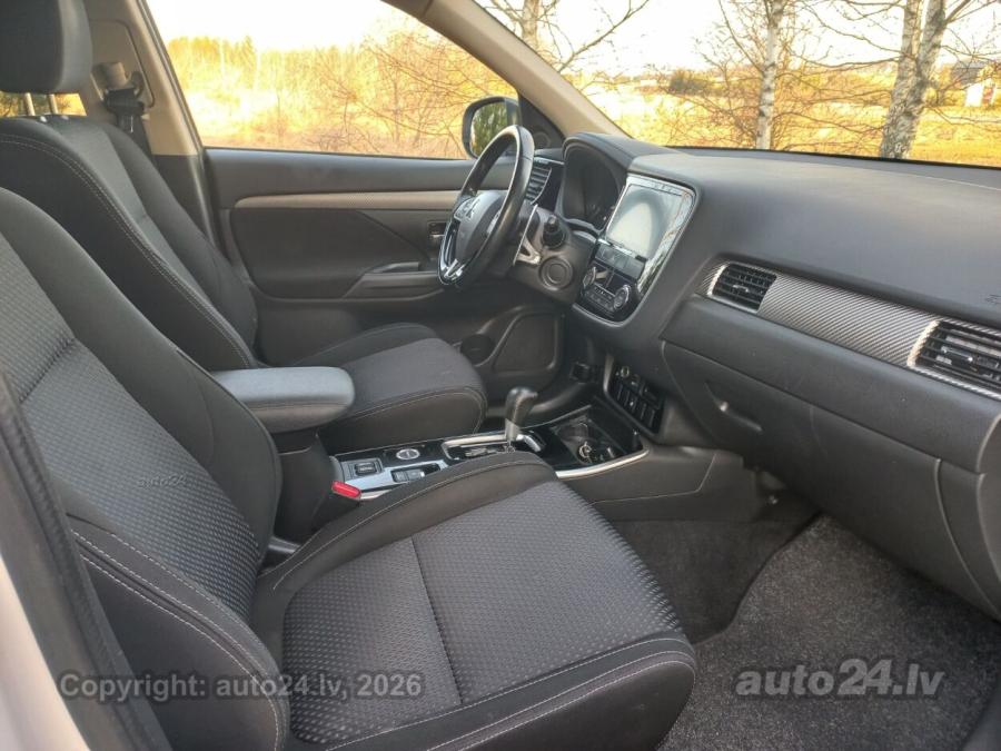 Balts Mitsubishi Outlander 2017 Tartu, ar dzinēja tilpumu 2.20 L un nobraukumu 152 tūkst. km par 12950 €, foto 18 vietnē AUTOMOTO.COM.LV