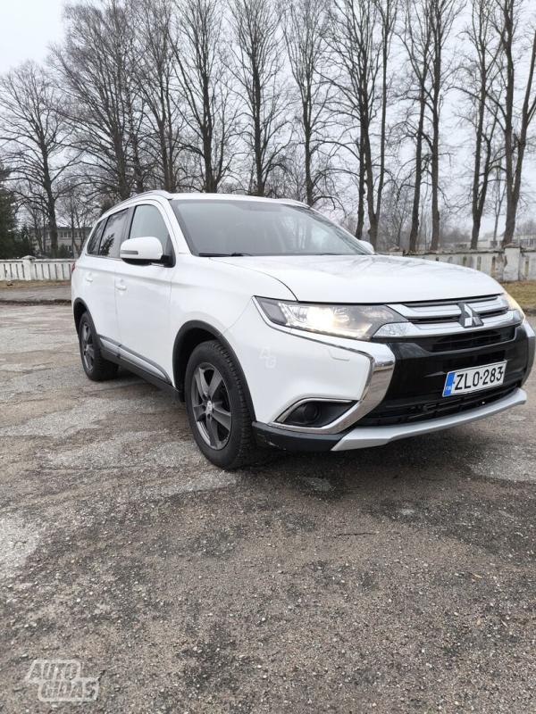 White Mitsubishi Outlander 2017 in Klaipeda, with an engine capacity of 2.30 L and mileage of 243 thousand km for 8700 €, photo 1 on AUTOMOTO.COM.LV