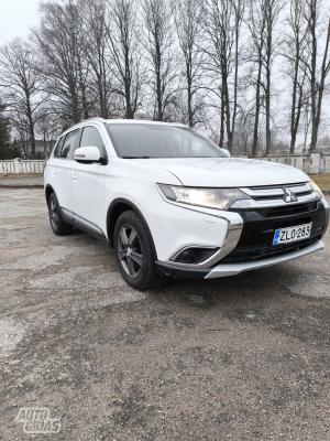 White Mitsubishi Outlander 2017 in Klaipeda, with an engine capacity of 2.30 L and mileage of 243 thousand km for 8700 €, photo  on AUTOMOTO.COM.LV