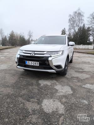 Balts Mitsubishi Outlander 2017 Klaipėda, ar dzinēja tilpumu 2.30 L un nobraukumu 243 tūkst. km par 8700 €, foto 4 vietnē AUTOMOTO.COM.LV