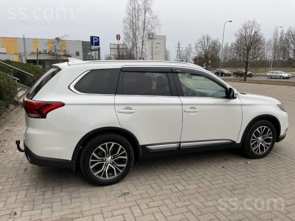 Balts Mitsubishi Outlander 2017 Rīga, ar dzinēja tilpumu 2.30 L un nobraukumu 92 tūkst. km par 17171 €, foto 3 vietnē AUTOMOTO.COM.LV