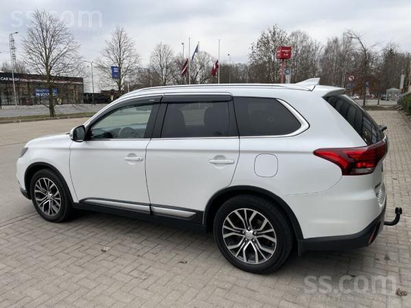 Balts Mitsubishi Outlander 2017 Rīga, ar dzinēja tilpumu 2.30 L un nobraukumu 92 tūkst. km par 17171 €, foto 4 vietnē AUTOMOTO.COM.LV